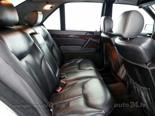 Pelēks Mercedes-Benz S-Class 1994 Tallina, ar dzinēja tilpumu 3.50 L un nobraukumu 226 tūkst. km par 4199 €, foto 7 vietnē AUTOMOTO.COM.LV