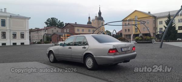 Mercedes-Benz S-Class 1994 Tallina vietnē Pelēks Mercedes-Benz S-Class 1994 Tallina, ar dzinēja tilpumu 3.40 L un nobraukumu 228 tūkst. km par 8000 €, foto 1 vietnē AUTOMOTO.COM.LV