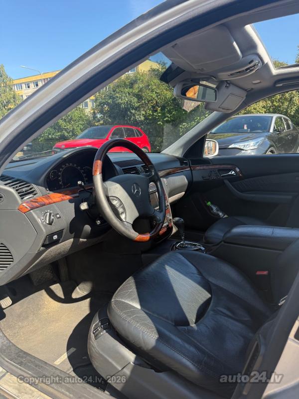 Pelēks Mercedes-Benz S-Class 1999 Tallina, ar dzinēja tilpumu 5.00 L un nobraukumu 188 tūkst. km par 4500 €, foto 9 vietnē AUTOMOTO.COM.LV