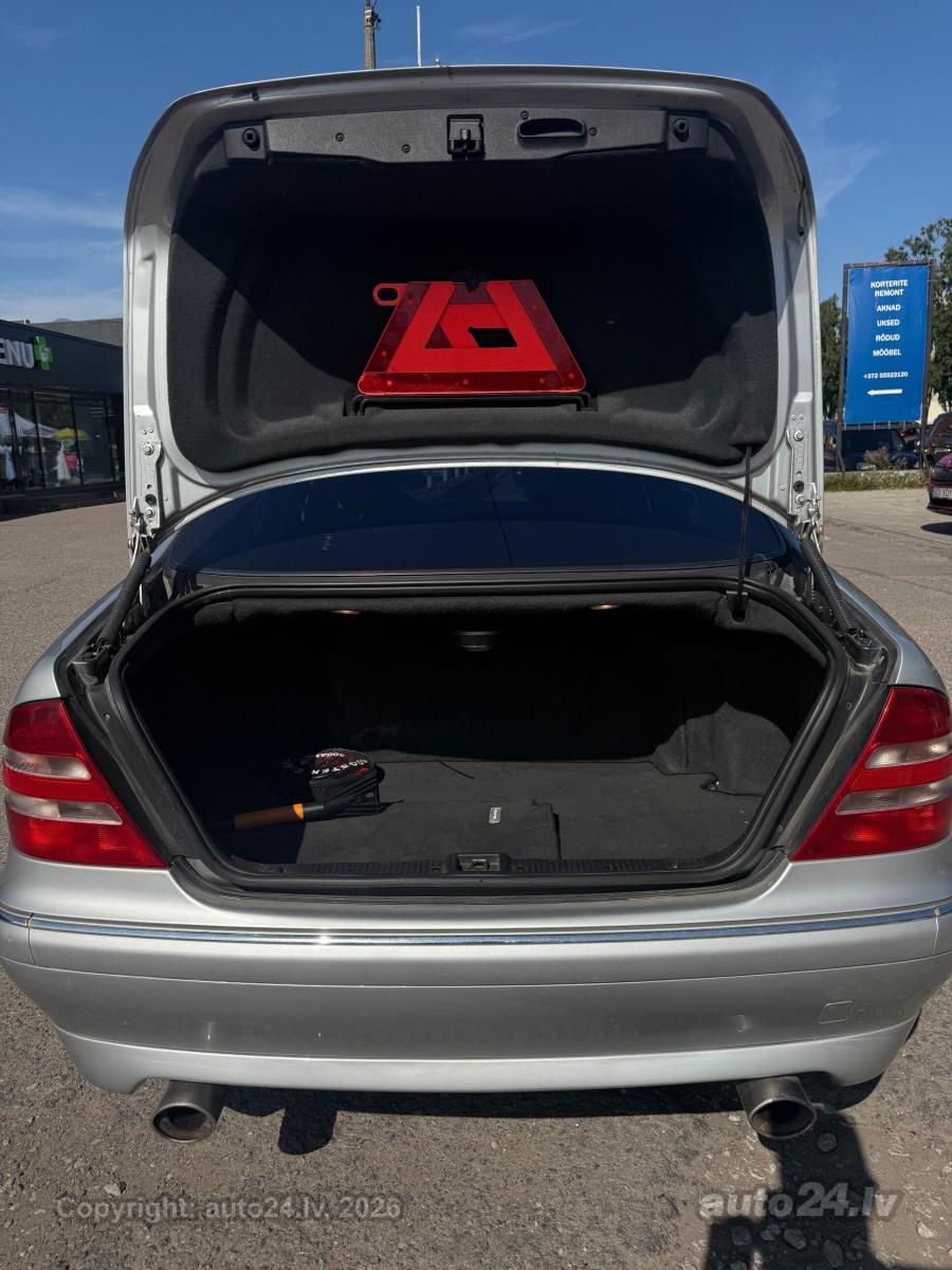 Grey Mercedes-Benz S-Class 1999 in Tallinn, with an engine capacity of 5.00 L and mileage of 188 thousand km for 4500 €, photo 16 on AUTOMOTO.COM.LV