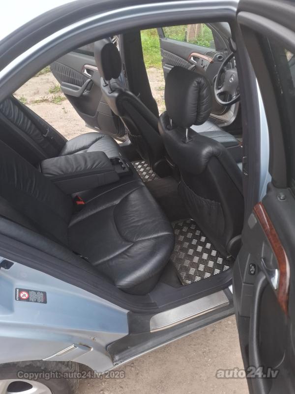 Grey Mercedes-Benz S-Class 2001 in Tallinn, with an engine capacity of 3.20 L and mileage of 520 thousand km for 1700 €, photo 4 on AUTOMOTO.COM.LV