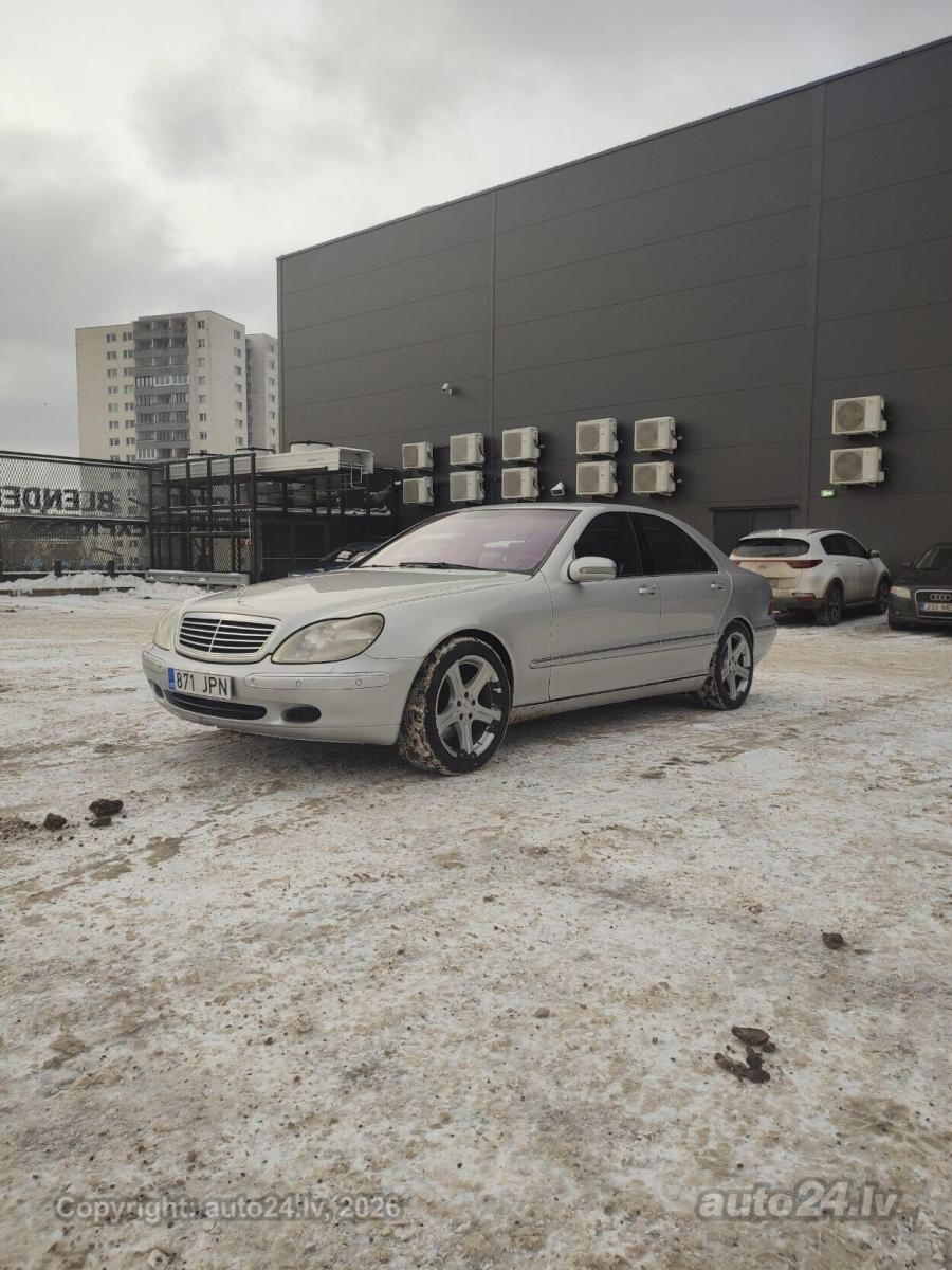 Grey Mercedes-Benz S-Class 2002 in Tallinn, with an engine capacity of 4.00 L and mileage of 202 thousand km for 5900 €, photo 1 on AUTOMOTO.COM.LV