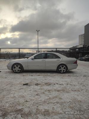 Grey Mercedes-Benz S-Class 2002 in Tallinn, with an engine capacity of 4.00 L and mileage of 202 thousand km for 5900 €, photo 2 on AUTOMOTO.COM.LV