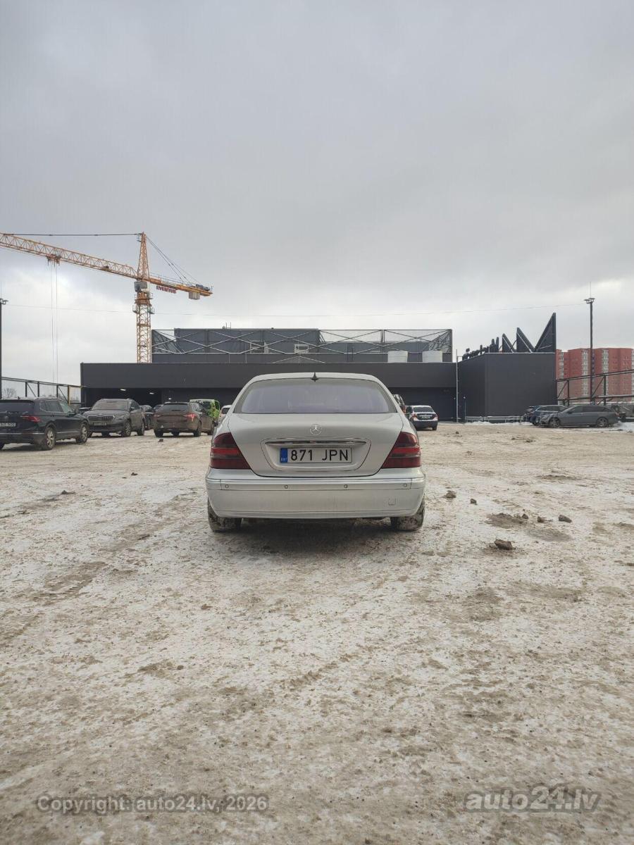 Grey Mercedes-Benz S-Class 2002 in Tallinn, with an engine capacity of 4.00 L and mileage of 202 thousand km for 5900 €, photo 4 on AUTOMOTO.COM.LV