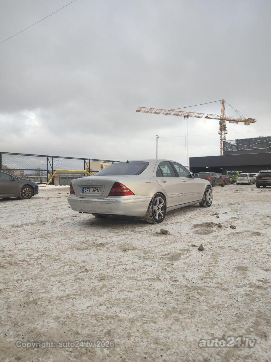 Grey Mercedes-Benz S-Class 2002 in Tallinn, with an engine capacity of 4.00 L and mileage of 202 thousand km for 5900 €, photo 5 on AUTOMOTO.COM.LV