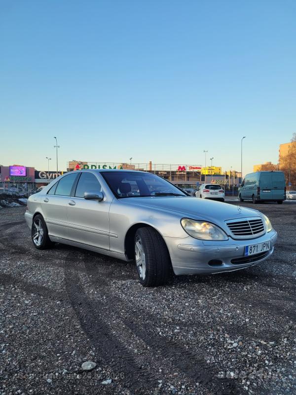 Grey Mercedes-Benz S-Class 2002 in Tallinn, with an engine capacity of 4.00 L and mileage of 202 thousand km for 4300 €, photo 7 on AUTOMOTO.COM.LV