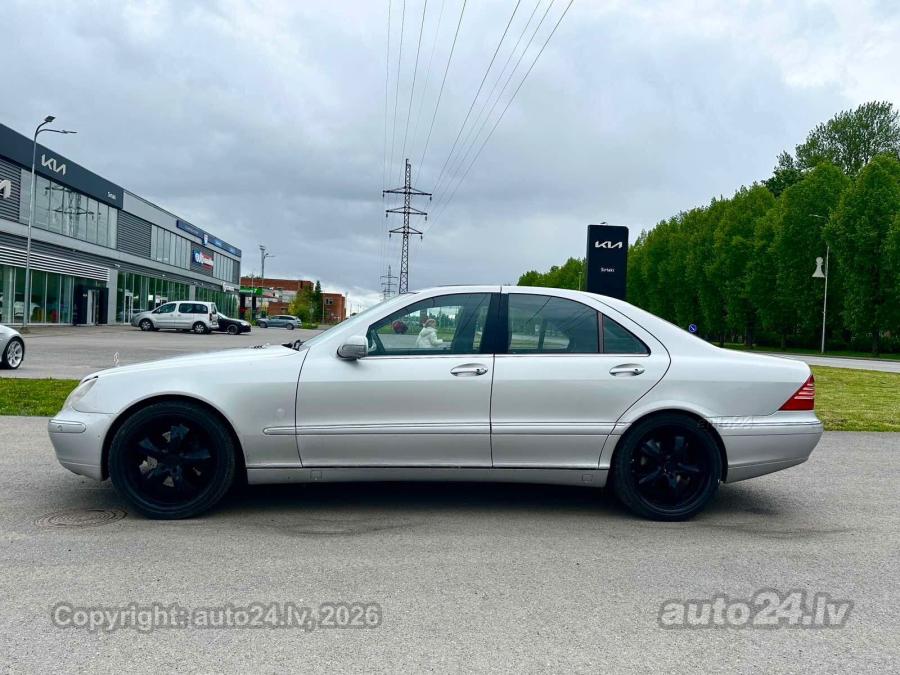 Grey Mercedes-Benz S-Class 2002 in Narva, with an engine capacity of 3.20 L and mileage of 300 thousand km for 2499 €, photo 3 on AUTOMOTO.COM.LV