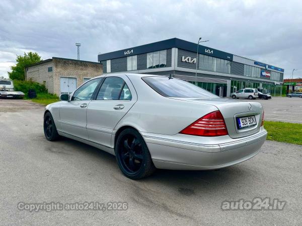 Grey Mercedes-Benz S-Class 2002 in Narva, with an engine capacity of 3.20 L and mileage of 300 thousand km for 2499 €, photo 3 on AUTOMOTO.COM.LV