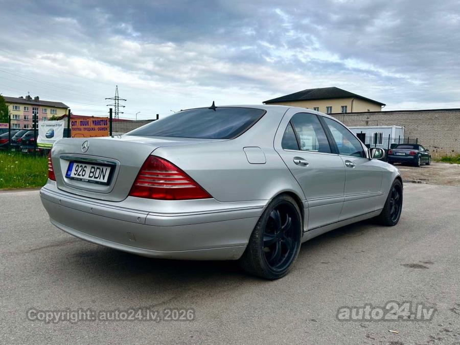 Grey Mercedes-Benz S-Class 2002 in Narva, with an engine capacity of 3.20 L and mileage of 300 thousand km for 2499 €, photo 6 on AUTOMOTO.COM.LV