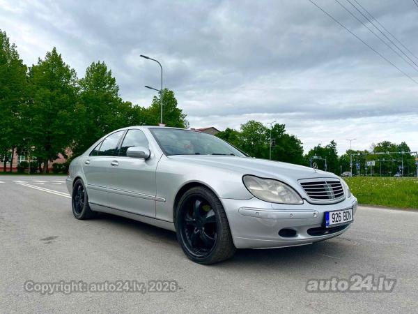 Grey Mercedes-Benz S-Class 2002 in Narva, with an engine capacity of 3.20 L and mileage of 300 thousand km for 2499 €, photo 10 on AUTOMOTO.COM.LV