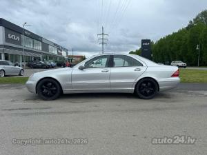 Grey Mercedes-Benz S-Class 2002 in Narva, with an engine capacity of 3.20 L and mileage of 300 thousand km for 2499 €, photo 12 on AUTOMOTO.COM.LV