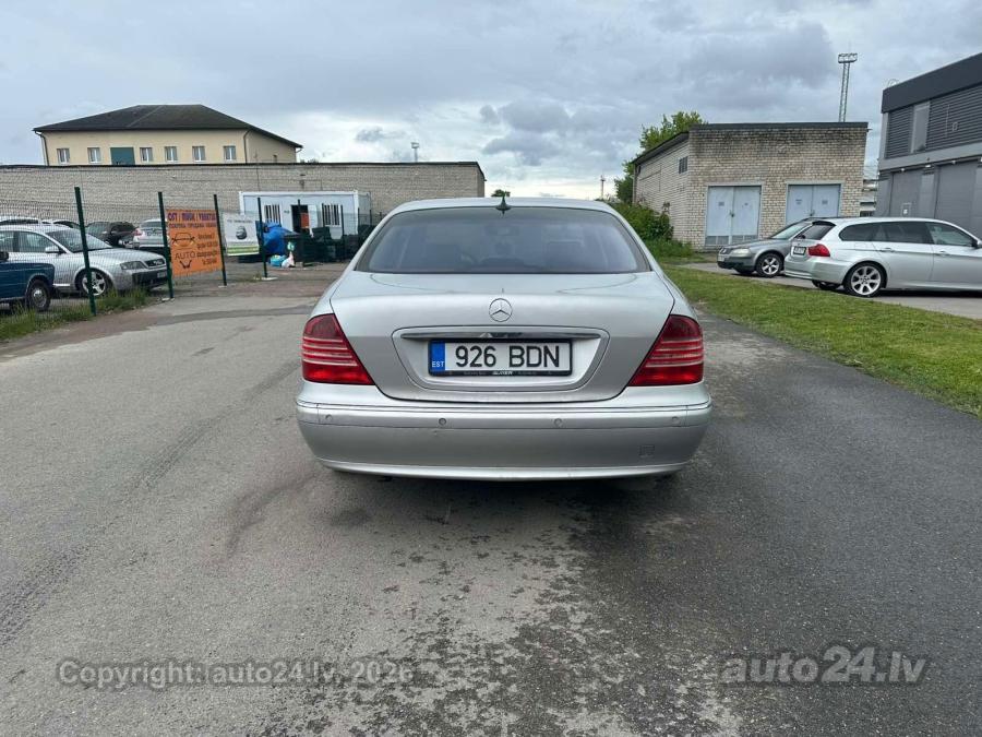 Grey Mercedes-Benz S-Class 2002 in Narva, with an engine capacity of 3.20 L and mileage of 300 thousand km for 2499 €, photo 13 on AUTOMOTO.COM.LV