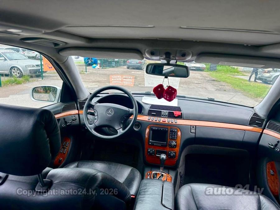 Grey Mercedes-Benz S-Class 2002 in Narva, with an engine capacity of 3.20 L and mileage of 300 thousand km for 2499 €, photo 24 on AUTOMOTO.COM.LV