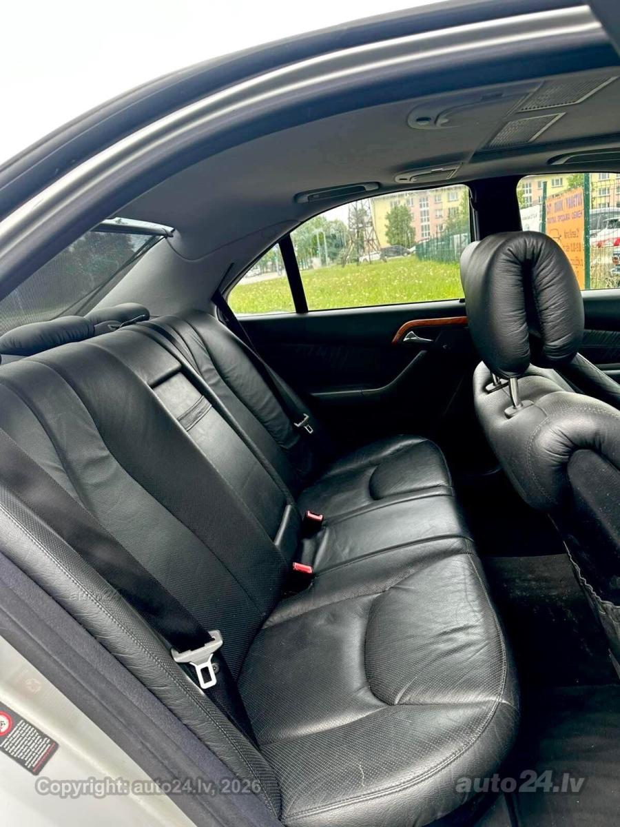 Grey Mercedes-Benz S-Class 2002 in Narva, with an engine capacity of 3.20 L and mileage of 300 thousand km for 2499 €, photo 26 on AUTOMOTO.COM.LV