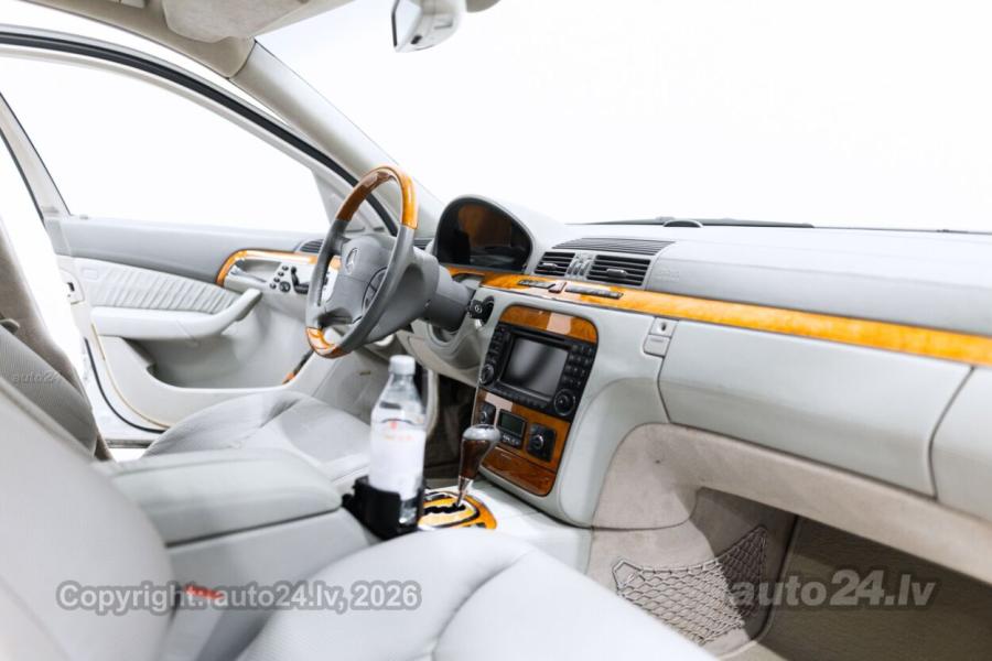 Grey Mercedes-Benz S-Class 2003 in Tallinn, with an engine capacity of 5.50 L and mileage of 292 thousand km for 8500 €, photo 8 on AUTOMOTO.COM.LV