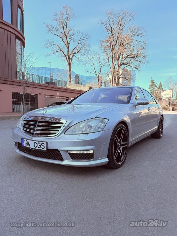 Pelēks Mercedes-Benz S-Class 2005 Tallina, ar dzinēja tilpumu 5.50 L un nobraukumu 71 tūkst. km par 16900 €, foto 7 vietnē AUTOMOTO.COM.LV