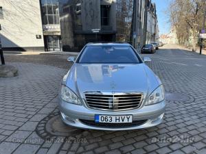 Grey Mercedes-Benz S-Class 2006 in Tartu, with an engine capacity of 3.00 L and mileage of 330 thousand km for 7000 €, photo 2 on AUTOMOTO.COM.LV
