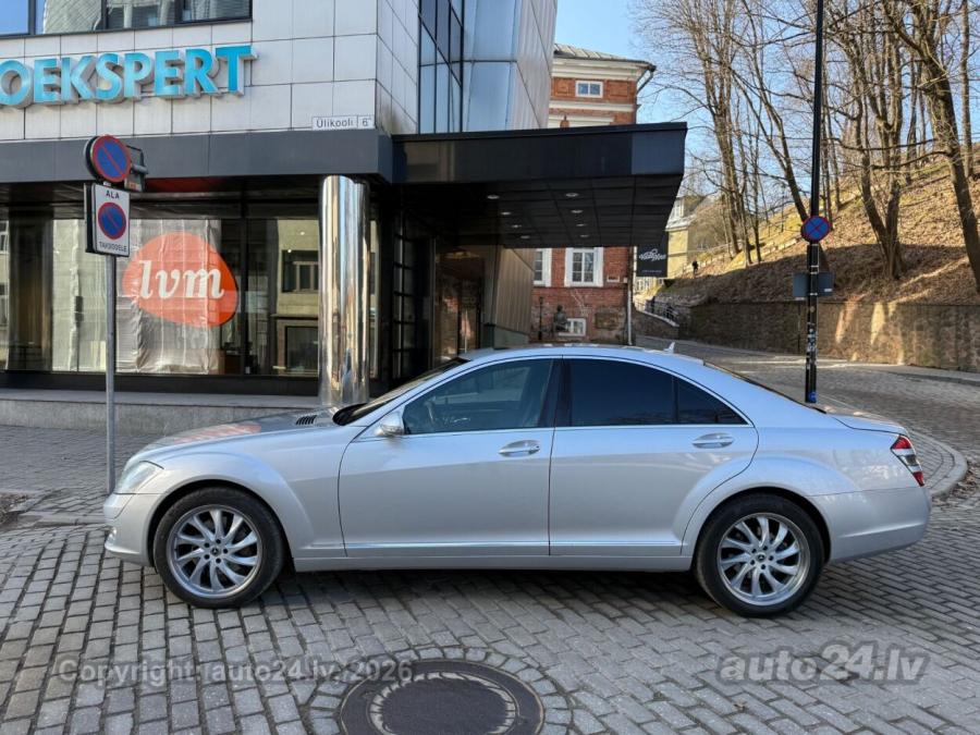 Grey Mercedes-Benz S-Class 2006 in Tartu, with an engine capacity of 3.00 L and mileage of 330 thousand km for 7000 €, photo 10 on AUTOMOTO.COM.LV