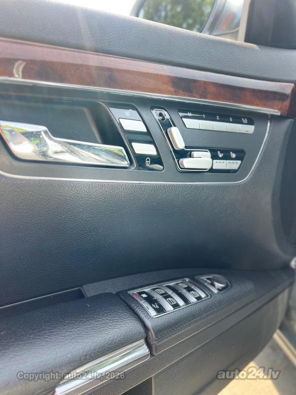 Pelēks Mercedes-Benz S-Class 2006 Tallina, ar dzinēja tilpumu 3.50 L un nobraukumu 336 tūkst. km par 4500 €, foto 7 vietnē AUTOMOTO.COM.LV