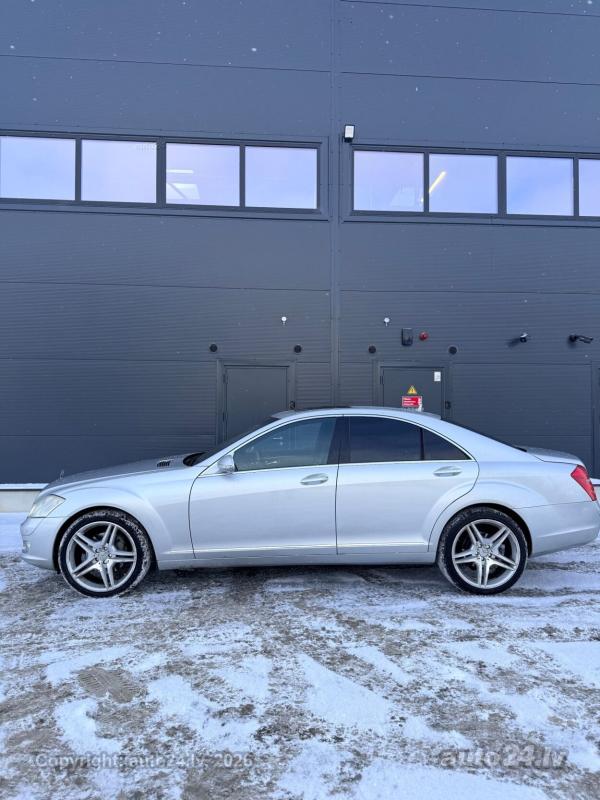 Grey Mercedes-Benz S-Class 2007 in Tallinn, with an engine capacity of 3.00 L and mileage of 395 thousand km for 4999 €, photo 7 on AUTOMOTO.COM.LV