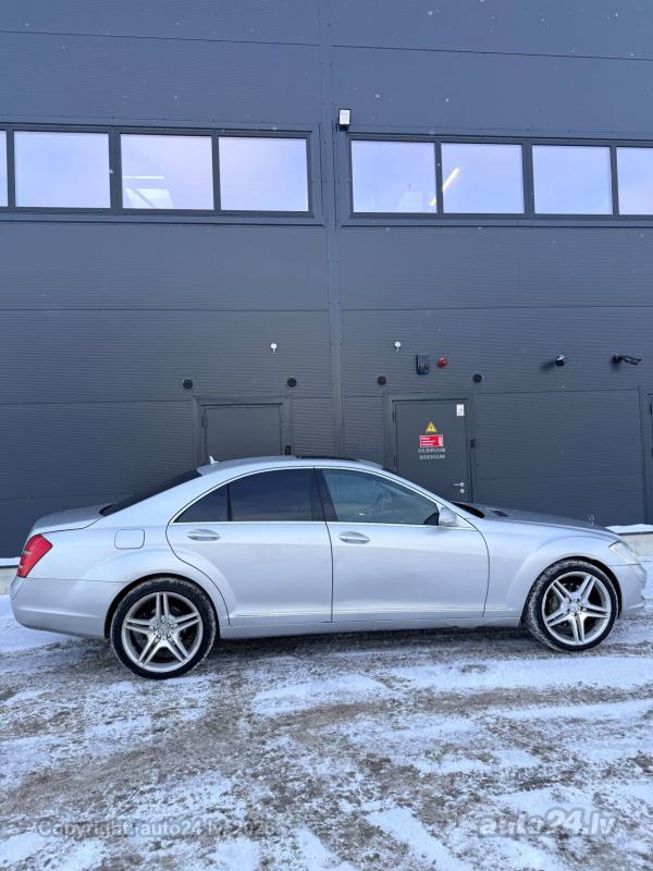 Pelēks Mercedes-Benz S-Class 2007 Tallina, ar dzinēja tilpumu 3.00 L un nobraukumu 395 tūkst. km par 4999 €, foto 8 vietnē AUTOMOTO.COM.LV