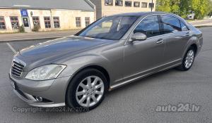 Pelēks Mercedes-Benz S-Class 2007 Tallina, ar dzinēja tilpumu 5.50 L un nobraukumu 256 tūkst. km par 8500 €, foto  vietnē AUTOMOTO.COM.LV