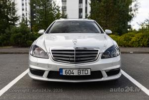 Pelēks Mercedes-Benz S-Class 2007 Tallina, ar dzinēja tilpumu 3.00 L un nobraukumu 368 tūkst. km par 6999 €, foto  vietnē AUTOMOTO.COM.LV