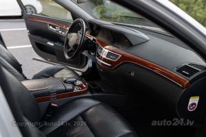 Pelēks Mercedes-Benz S-Class 2007 Tallina, ar dzinēja tilpumu 3.00 L un nobraukumu 368 tūkst. km par 6999 €, foto 9 vietnē AUTOMOTO.COM.LV