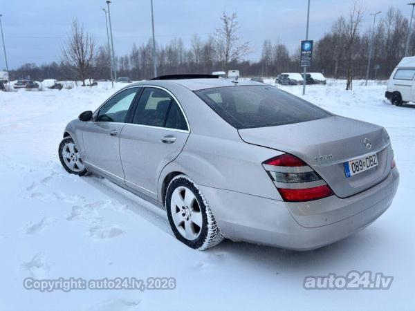 Pelēks Mercedes-Benz S-Class 2008 Tallina, ar dzinēja tilpumu 3.00 L un nobraukumu 266 tūkst. km par 5499 €, foto 2 vietnē AUTOMOTO.COM.LV