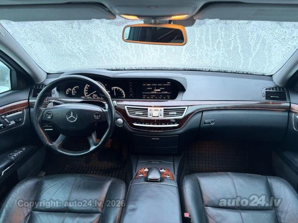 Pelēks Mercedes-Benz S-Class 2008 Tallina, ar dzinēja tilpumu 3.00 L un nobraukumu 266 tūkst. km par 5499 €, foto 5 vietnē AUTOMOTO.COM.LV