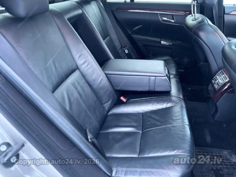Pelēks Mercedes-Benz S-Class 2008 Tallina, ar dzinēja tilpumu 3.00 L un nobraukumu 266 tūkst. km par 5499 €, foto 14 vietnē AUTOMOTO.COM.LV