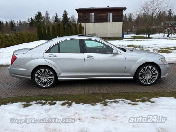 Pelēks Mercedes-Benz S-Class 2008 Tallina, ar dzinēja tilpumu 3.00 L un nobraukumu 322 tūkst. km par 6900 €, foto 8 vietnē AUTOMOTO.COM.LV