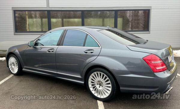 Pelēks Mercedes-Benz S-Class 2008 Tallina, ar dzinēja tilpumu 3.00 L un nobraukumu 260 tūkst. km par 16000 €, foto 5 vietnē AUTOMOTO.COM.LV