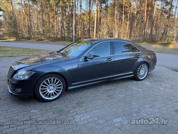 Pelēks Mercedes-Benz S-Class 2008 Tallina, ar dzinēja tilpumu 3.00 L un nobraukumu 370 tūkst. km par 9500 €, foto 1 vietnē AUTOMOTO.COM.LV
