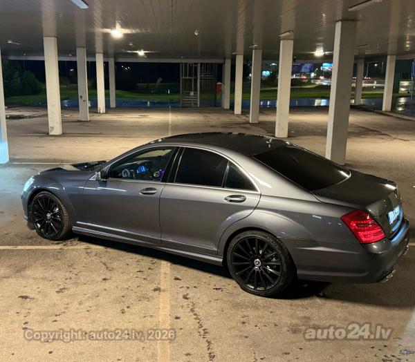 Grey Mercedes-Benz S-Class 2008 in Tallinn, with an engine capacity of 3.00 L and mileage of 263 thousand km for 14999 €, photo 1 on AUTOMOTO.COM.LV