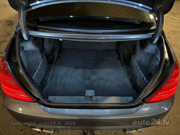 Grey Mercedes-Benz S-Class 2008 in Tallinn, with an engine capacity of 3.00 L and mileage of 263 thousand km for 14999 €, photo 6 on AUTOMOTO.COM.LV