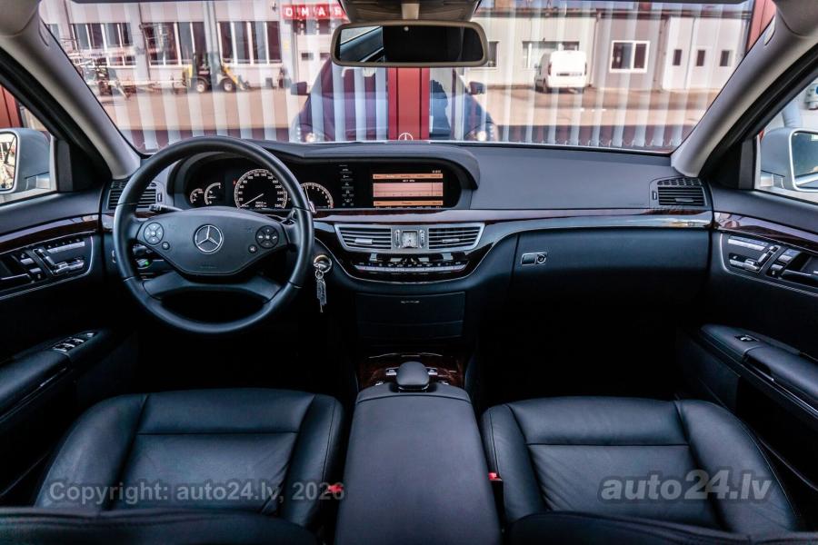 Pelēks Mercedes-Benz S-Class 2010 Valga, ar dzinēja tilpumu 3.50 L un nobraukumu 50 tūkst. km par 17950 €, foto 18 vietnē AUTOMOTO.COM.LV