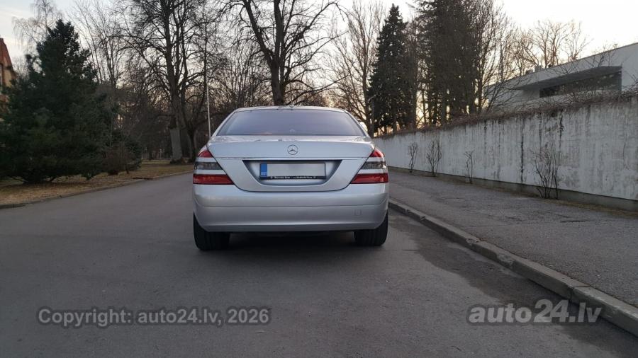 Pelēks Mercedes-Benz S-Class 2010 Tallina, ar dzinēja tilpumu 3.00 L un nobraukumu 290 tūkst. km par 9900 €, foto 5 vietnē AUTOMOTO.COM.LV