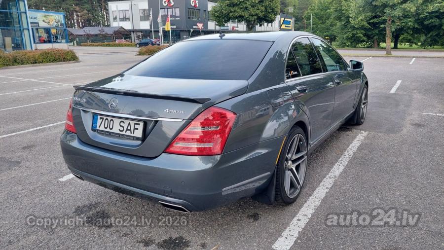 Pelēks Mercedes-Benz S-Class 2010 Tallina, ar dzinēja tilpumu 3.00 L un nobraukumu 219 tūkst. km par 14500 €, foto 7 vietnē AUTOMOTO.COM.LV