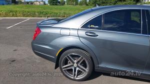 Pelēks Mercedes-Benz S-Class 2010 Tallina, ar dzinēja tilpumu 3.00 L un nobraukumu 219 tūkst. km par 14500 €, foto 9 vietnē AUTOMOTO.COM.LV