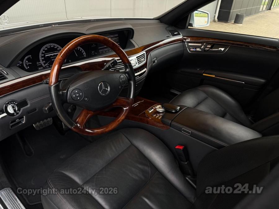 Pelēks Mercedes-Benz S-Class 2011 Tallina, ar dzinēja tilpumu 4.70 L un nobraukumu 274 tūkst. km par 18900 €, foto 7 vietnē AUTOMOTO.COM.LV