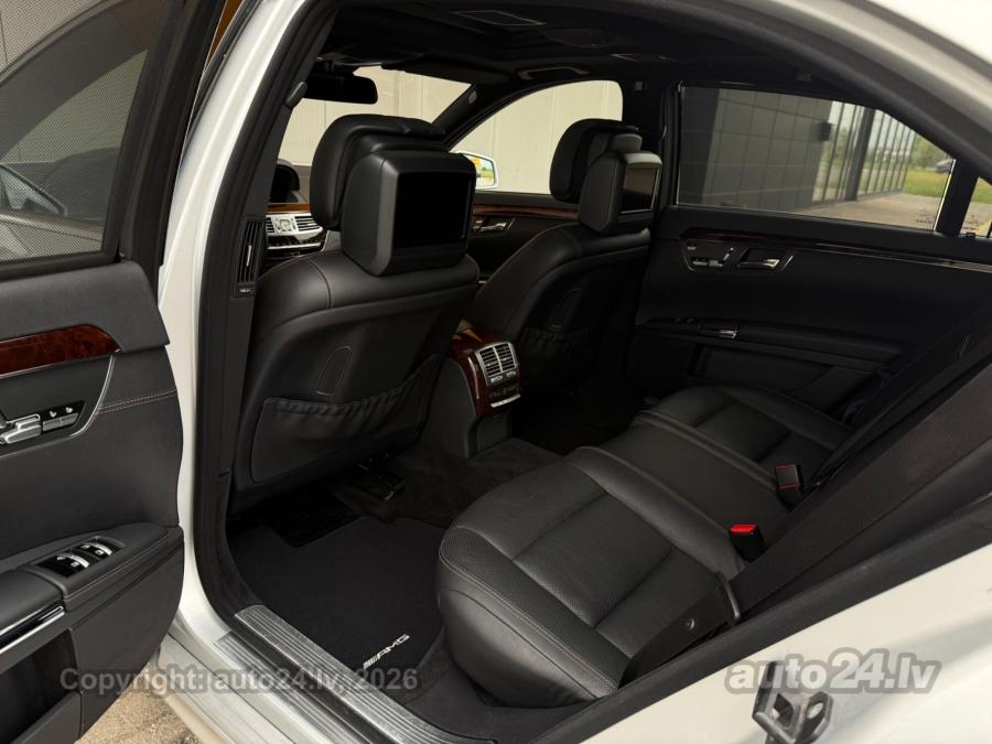 Pelēks Mercedes-Benz S-Class 2011 Tallina, ar dzinēja tilpumu 4.70 L un nobraukumu 274 tūkst. km par 18900 €, foto 13 vietnē AUTOMOTO.COM.LV