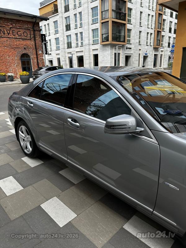 Grey Mercedes-Benz S-Class 2012 in Tallinn, with an engine capacity of 4.70 L and mileage of 165 thousand km for 16000 €, photo 3 on AUTOMOTO.COM.LV