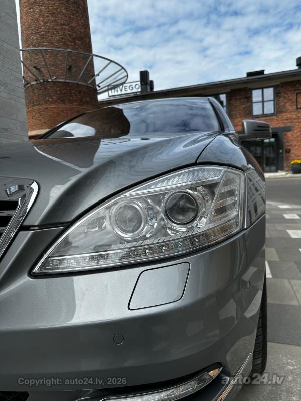 Grey Mercedes-Benz S-Class 2012 in Tallinn, with an engine capacity of 4.70 L and mileage of 165 thousand km for 16000 €, photo 7 on AUTOMOTO.COM.LV