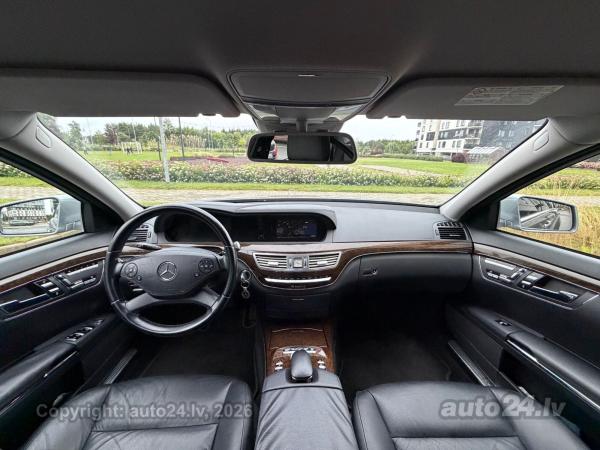 Grey Mercedes-Benz S-Class 2012 in Tallinn, with an engine capacity of 4.70 L and mileage of 165 thousand km for 16000 €, photo 9 on AUTOMOTO.COM.LV