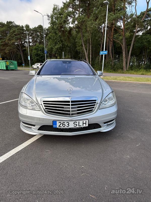 Grey Mercedes-Benz S-Class 2012 in Tallinn, with an engine capacity of 3.50 L and mileage of 317 thousand km for 12499 €, photo 1 on AUTOMOTO.COM.LV