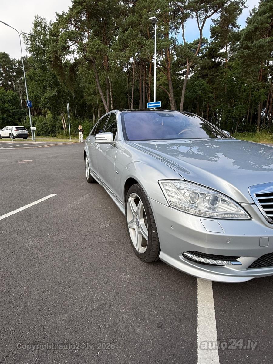 Pelēks Mercedes-Benz S-Class 2012 Tallina, ar dzinēja tilpumu 3.50 L un nobraukumu 317 tūkst. km par 12499 €, foto 4 vietnē AUTOMOTO.COM.LV