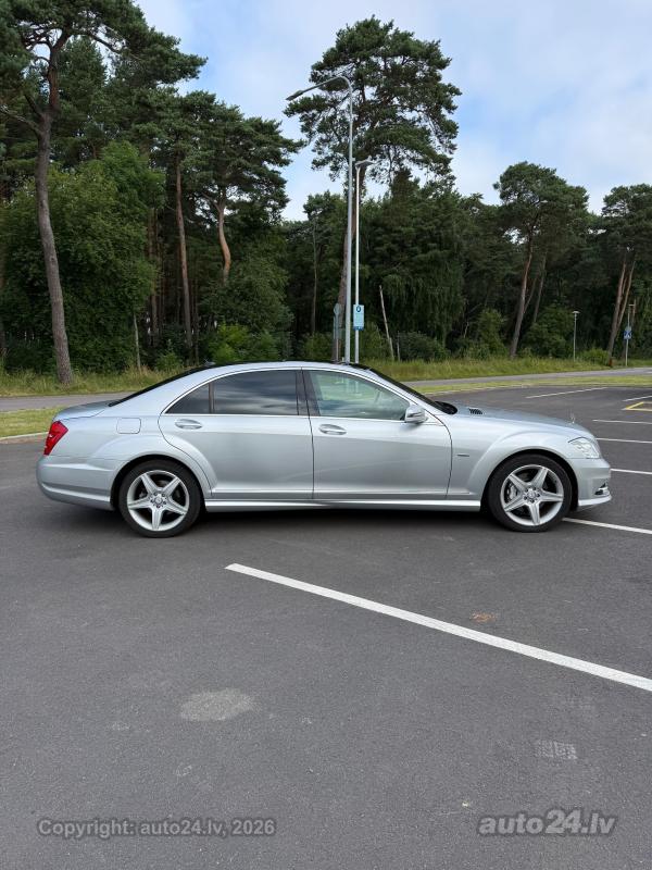 Grey Mercedes-Benz S-Class 2012 in Tallinn, with an engine capacity of 3.50 L and mileage of 317 thousand km for 12499 €, photo 5 on AUTOMOTO.COM.LV