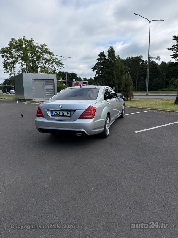 Grey Mercedes-Benz S-Class 2012 in Tallinn, with an engine capacity of 3.50 L and mileage of 317 thousand km for 12499 €, photo 9 on AUTOMOTO.COM.LV