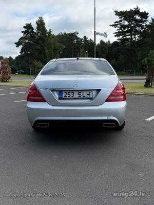 Pelēks Mercedes-Benz S-Class 2012 Tallina, ar dzinēja tilpumu 3.50 L un nobraukumu 317 tūkst. km par 12499 €, foto 11 vietnē AUTOMOTO.COM.LV